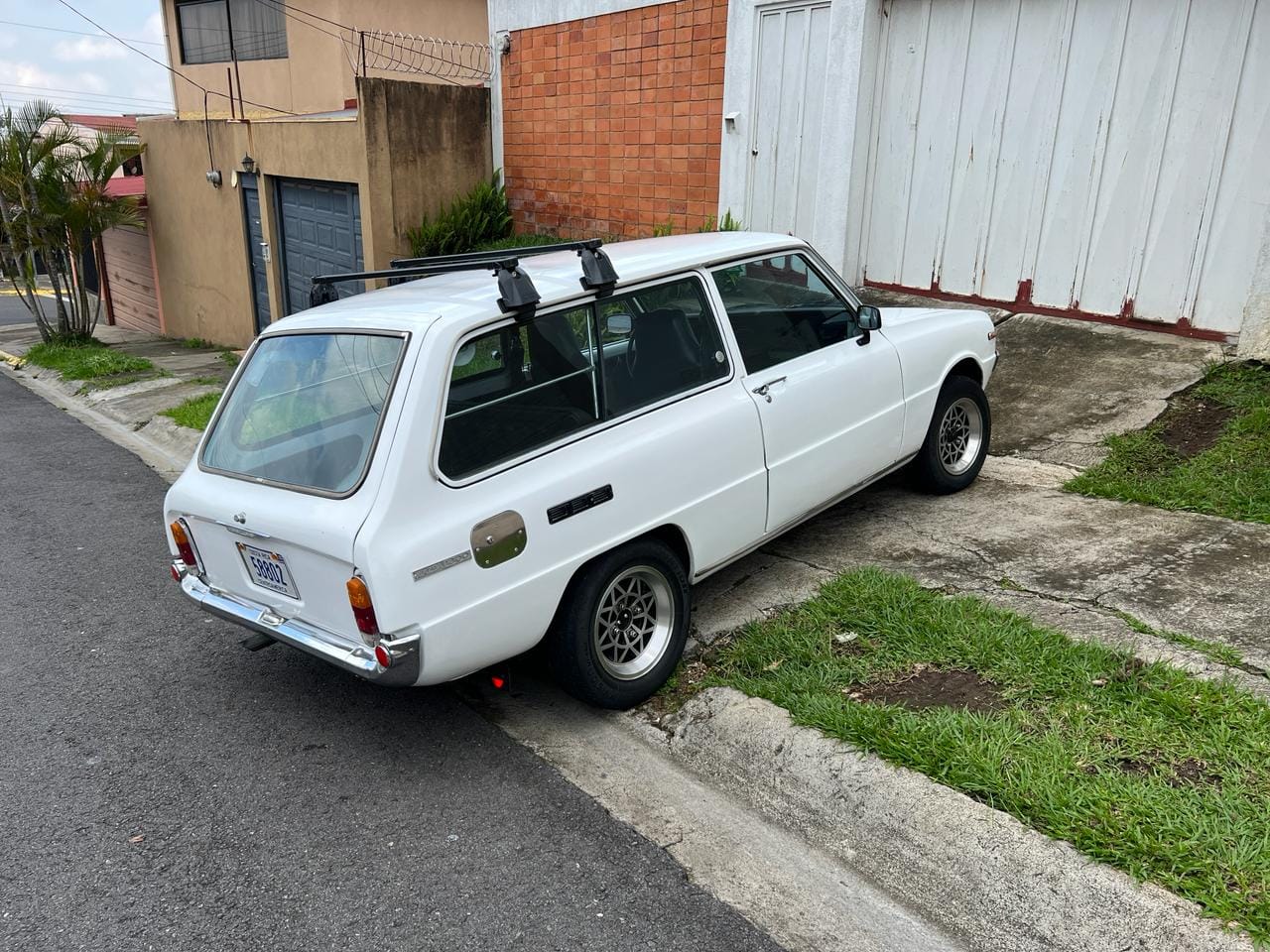 Mazda 1300 Un Viaje Nostálgico Al Pasado - Mundo Motores CR