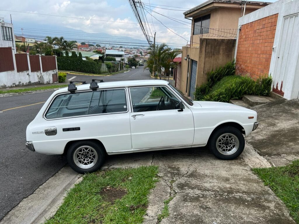Mazda 1300 Un Viaje Nostálgico Al Pasado - Mundo Motores CR