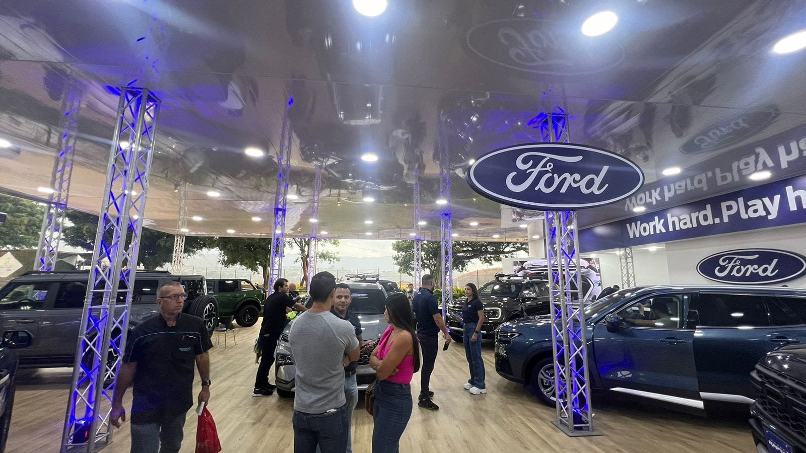 Expomóvil Se Llena De Adrenalina Con El Ford Ranger Raptor - Mundo ...