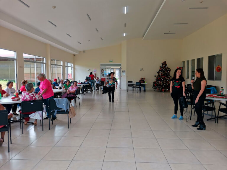 Red Motors lleva la Navidad al Hogar Albernia con tradición y solidaridad